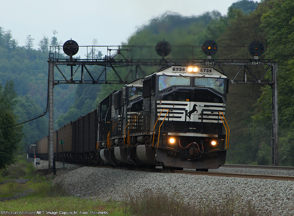NS 534 at Mile 254 Pittsburgh Line